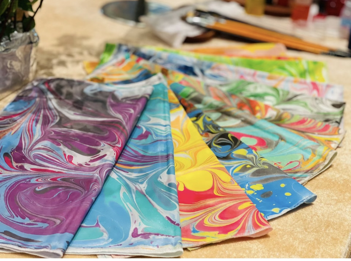 Customised tailored art programmes for VIP Gala and Dinners