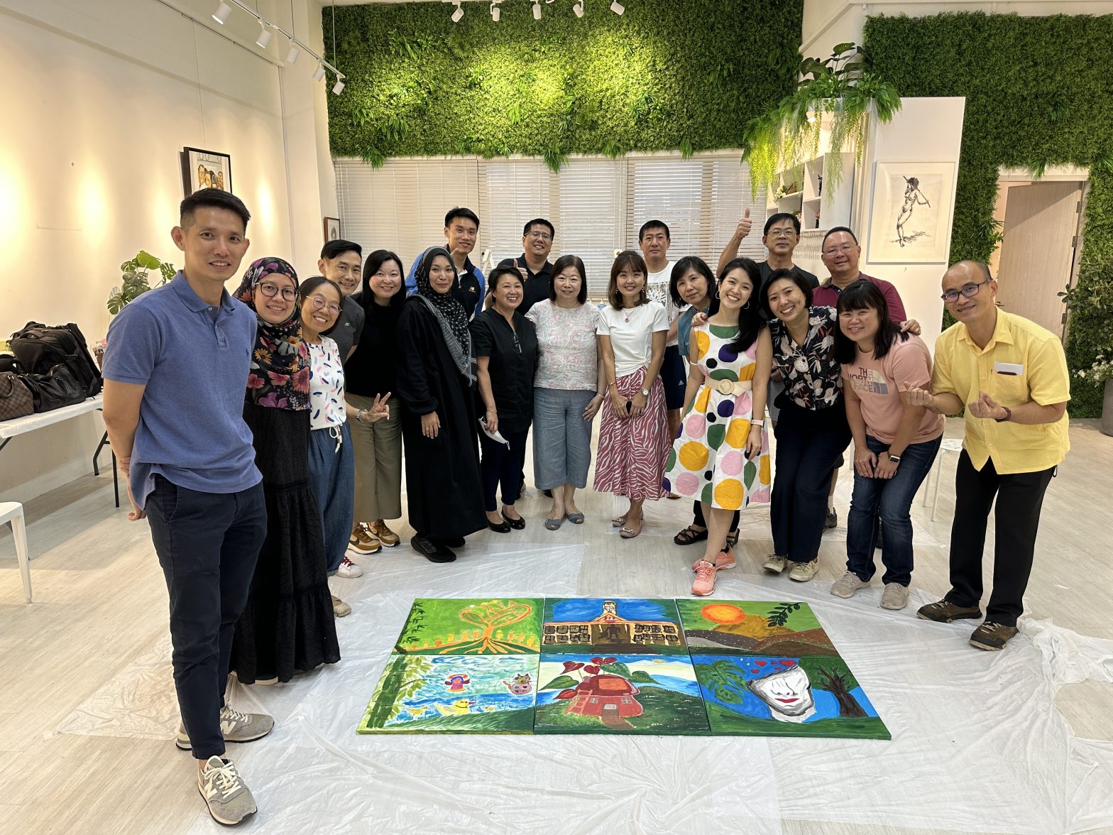 Team Building Art Workshops - Visual Arts Centre Art Jamming