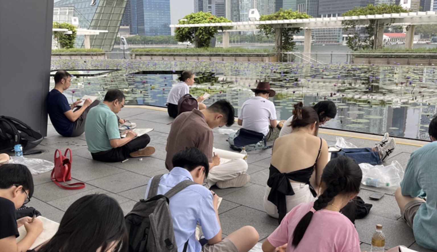 Professional Holiday Outdoor Urban Landscape Sketching